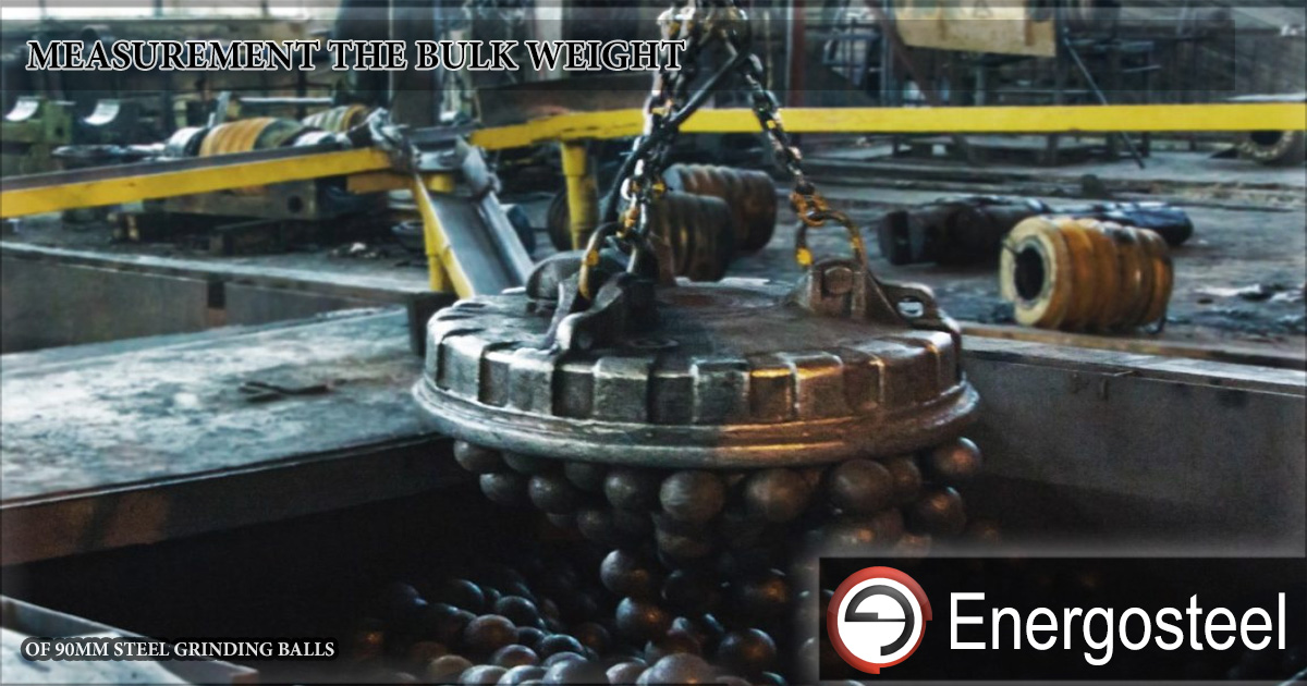Measurement the bulk weight of 90mm steel grinding balls produced by ...