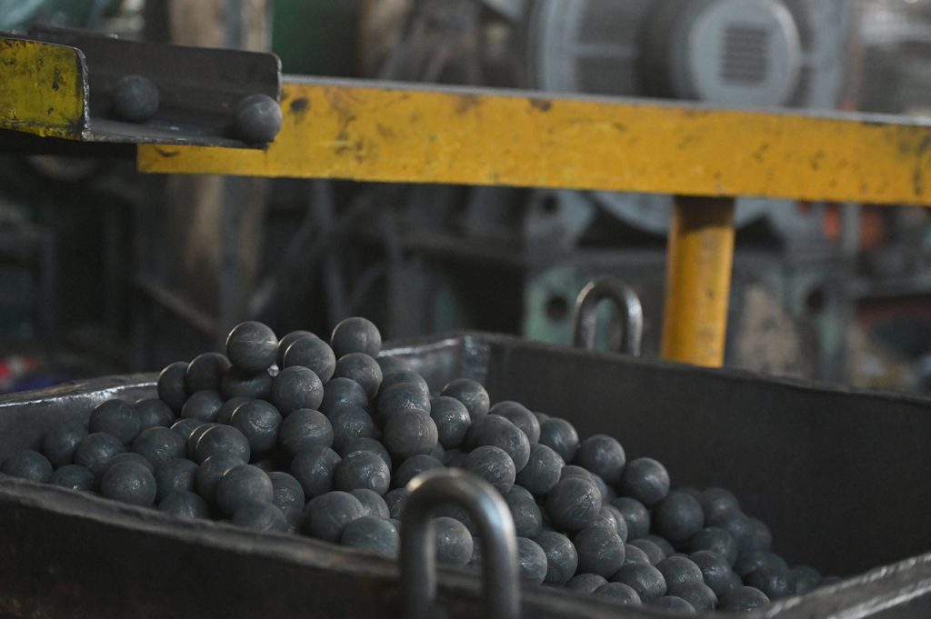 Forged Steel Grinding Balls for Ball Mills | High-Performance Grinding ...